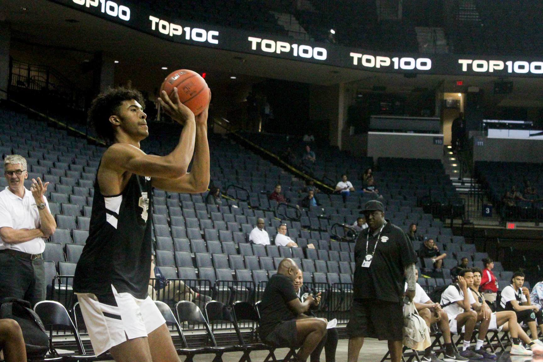 Isaiah Cottrell: A Big Man From Vegas Gets Ready For Morgantown – Dave ...
